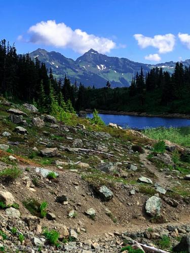 Hiking the Chain Lakes Loop, Washington - Grey Otter Outventures®