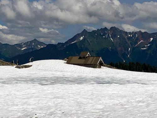 Hiking the Chain Lakes Loop, Washington - Grey Otter Outventures®