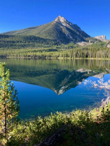 Hiking to Beautiful Alice Lake - Grey Otter Outventures®